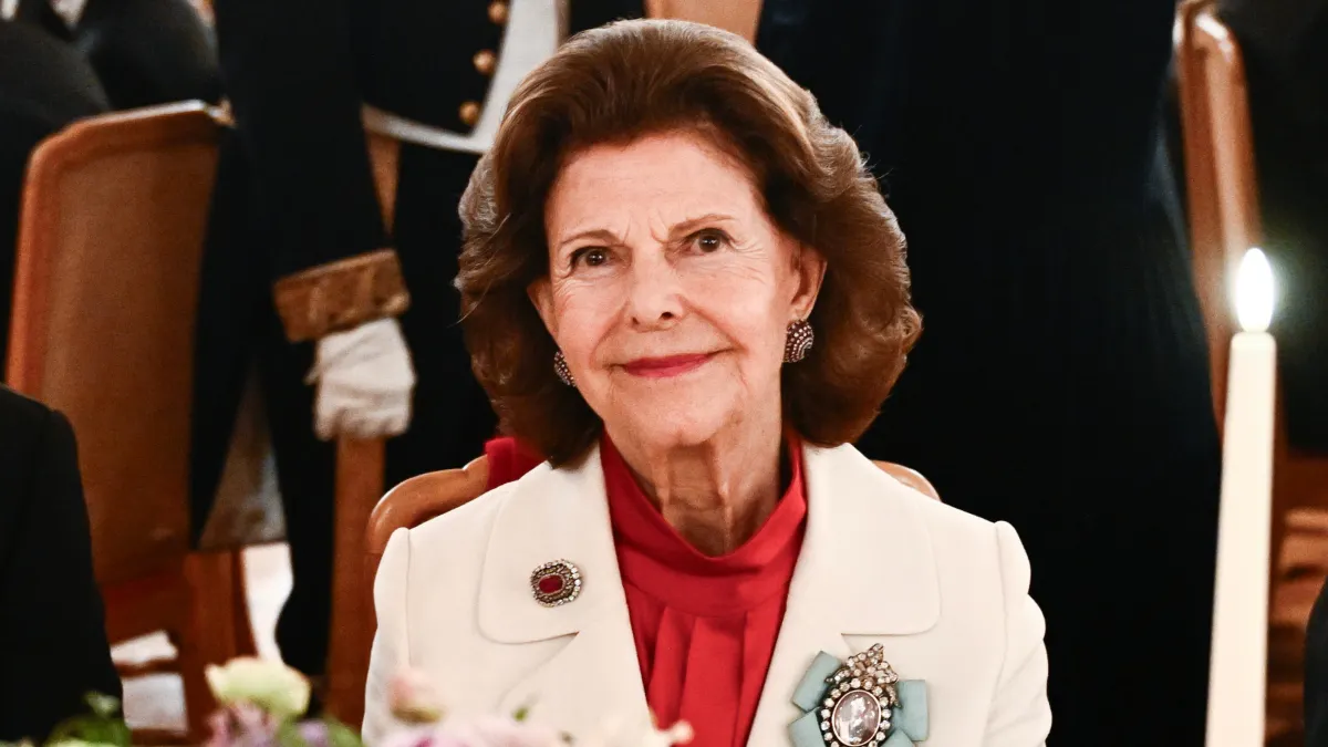 Egne billeder indefra slottet: Dronning Silvia og kong Carl Gustaf ...