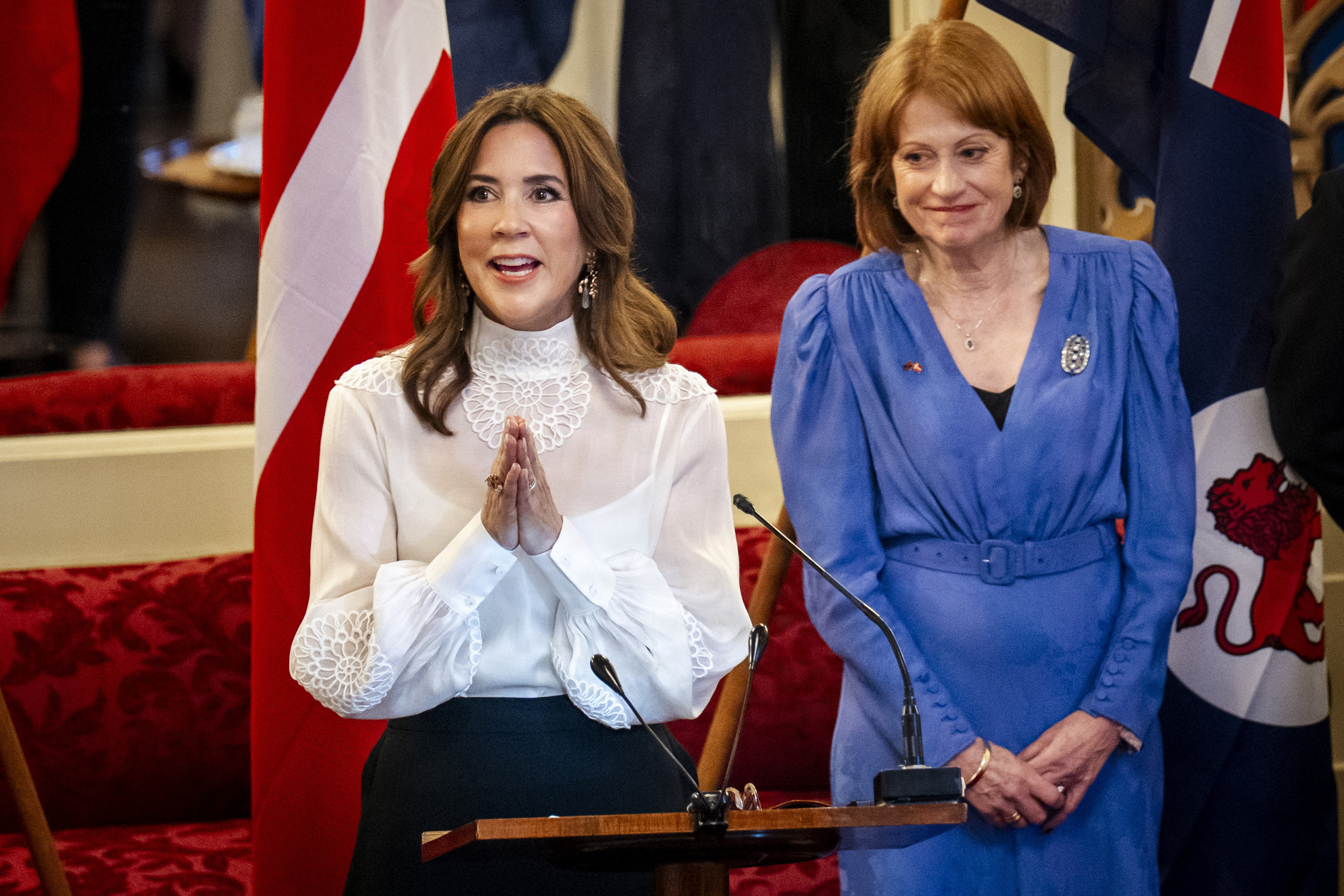 Var med på festlig dag: Dronning Mary smilede lidt ekstra, da hun ...