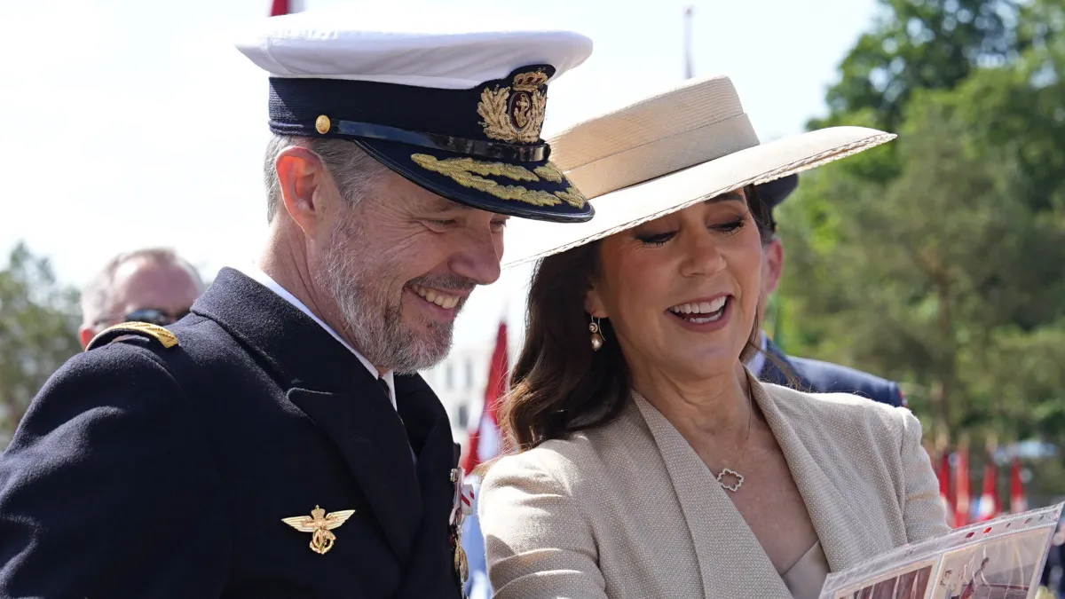 Dronning Mary overrasket med billeder af kong Frederik: Gaven fik ...