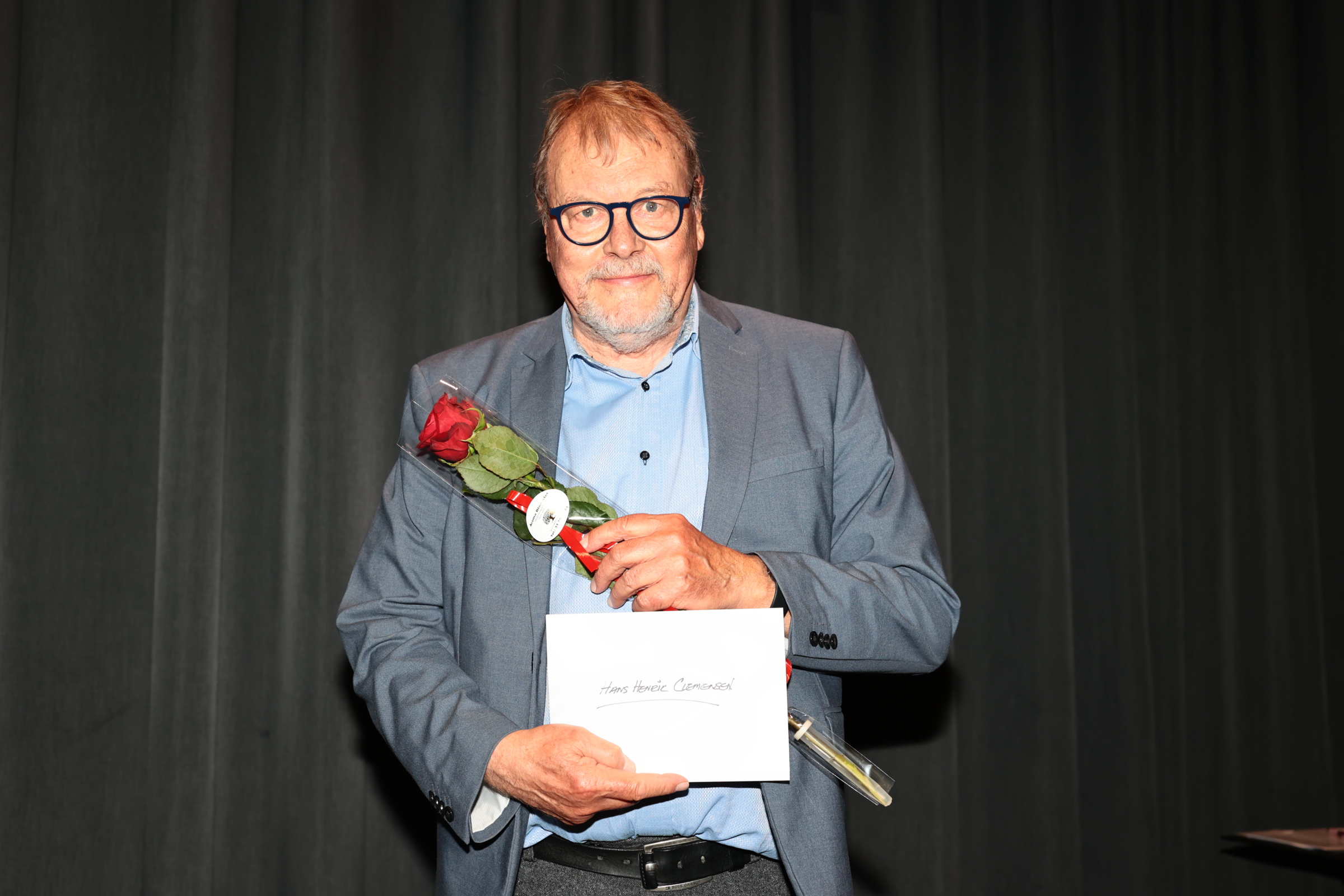 Pilou Asbæk fejrede sin kendte svigerfar | BILLED-BLADET