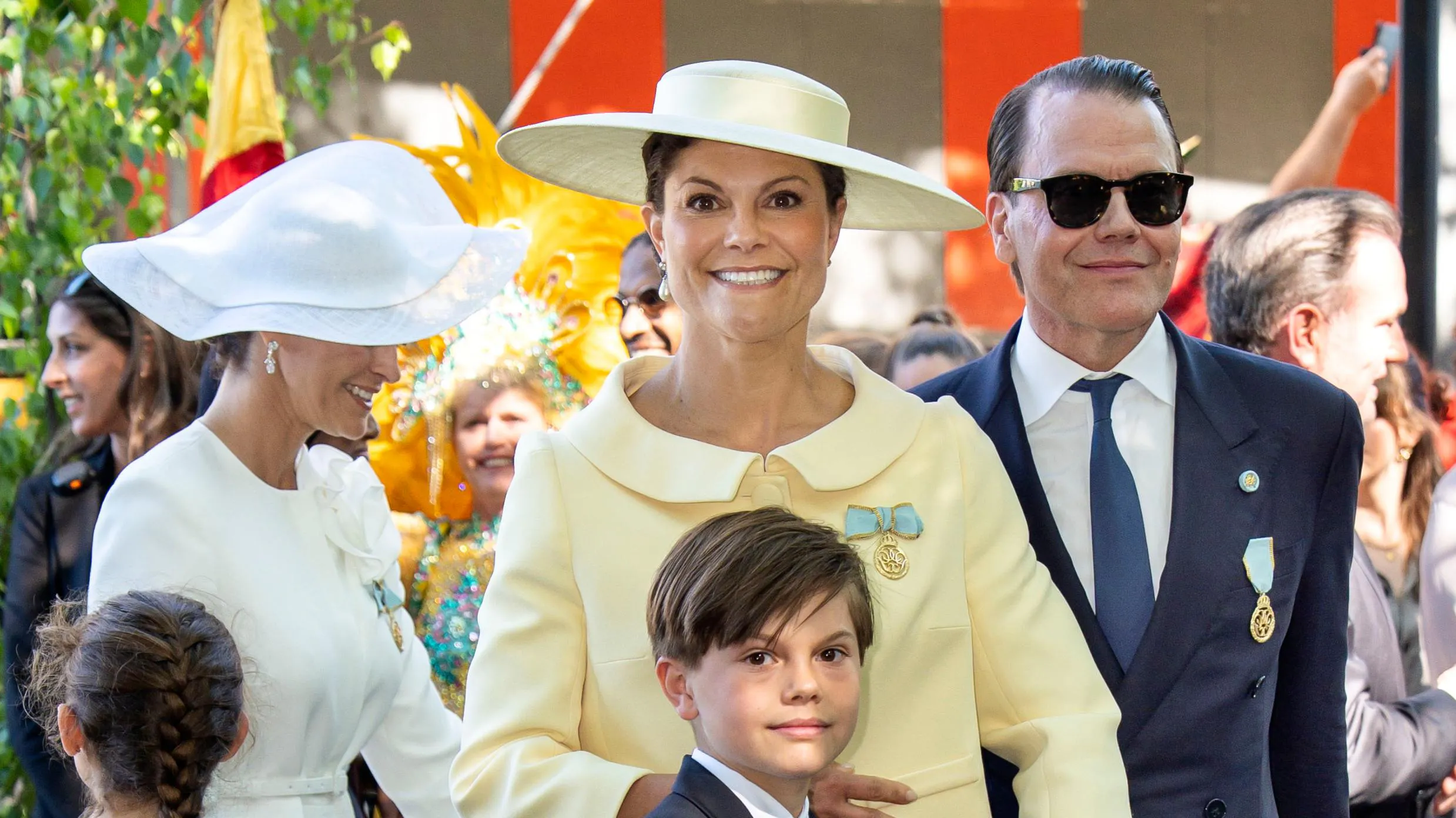 Kronprinsesse Victoria i sart gul: Looket koster mere end 28.000 kroner ...