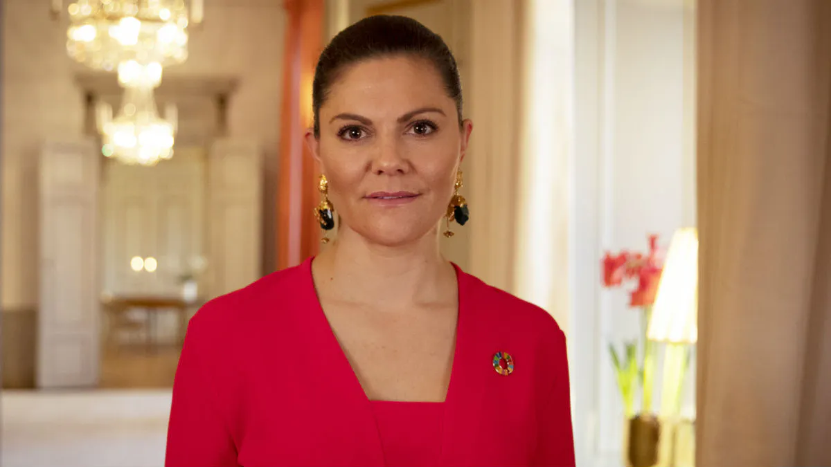 Kronprinsesse Victoria smuk med glitrende favoritsmykker | BILLED-BLADET