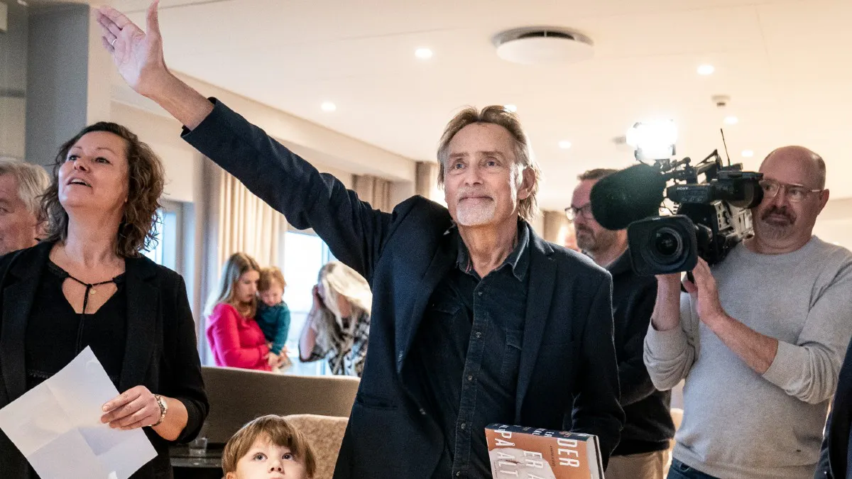 Se billederne: Lars Høgh holdt bogreception for familie og venner ...