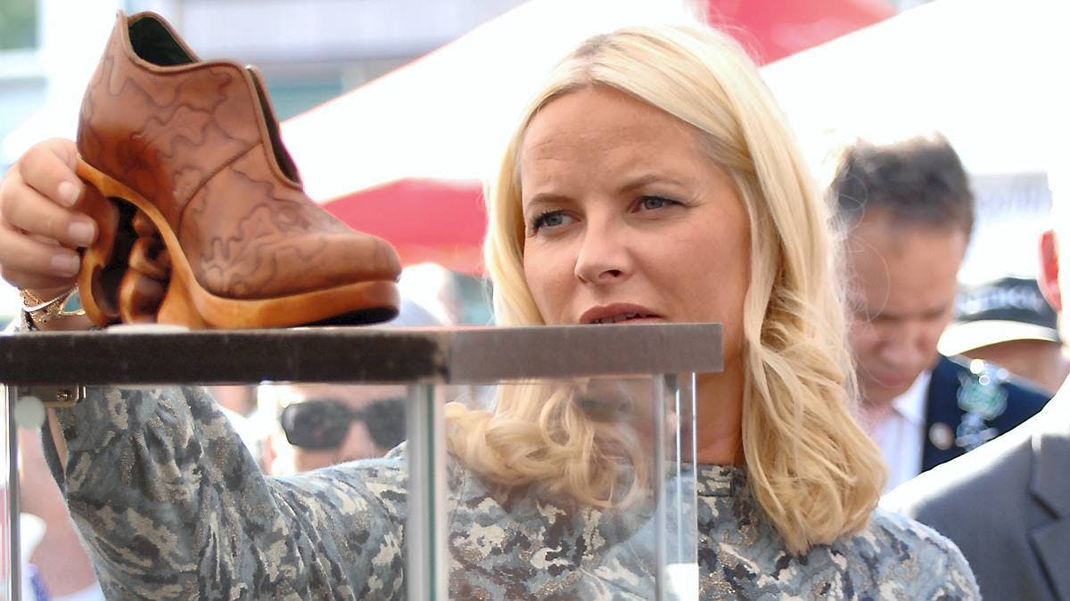 Byd på Mette-Marits Prada-kjole | BILLED-BLADET