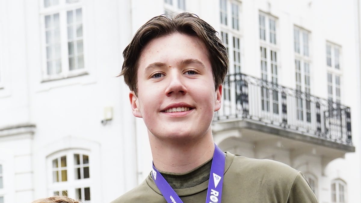 Prins Christian driller sin far: Se hans kærlige ord ved målstregen ...