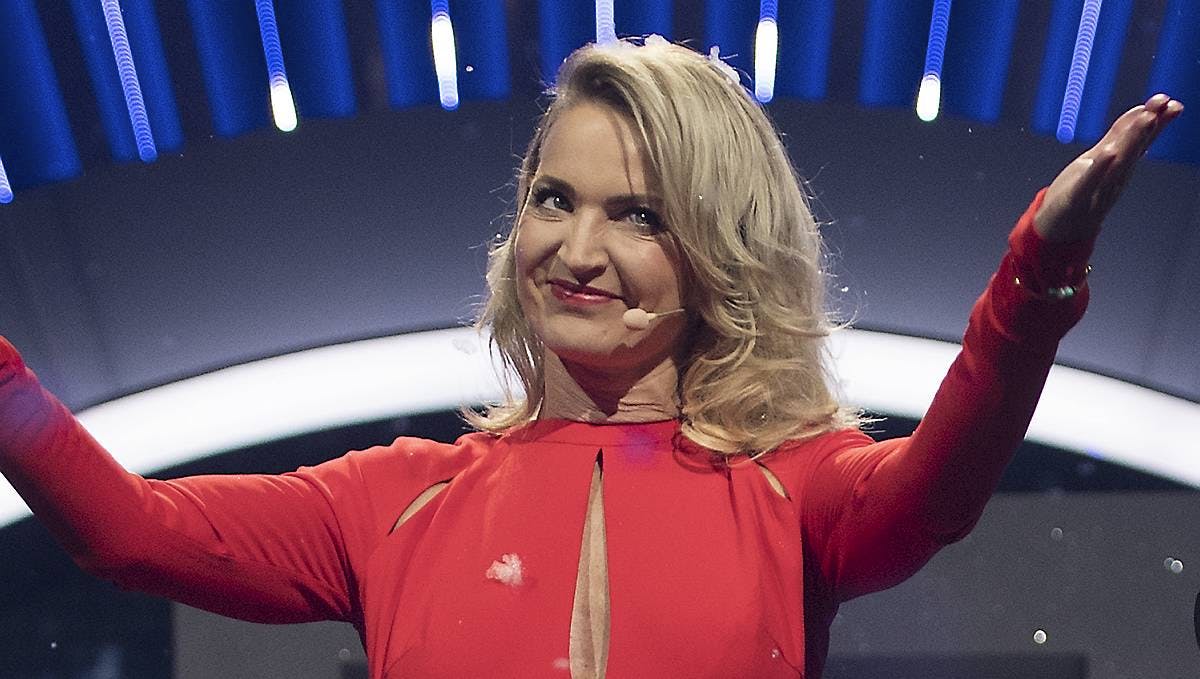 Annette Heicks Melodi Grand Prix-dress: Langt fra Birthe Kjærs røde ...