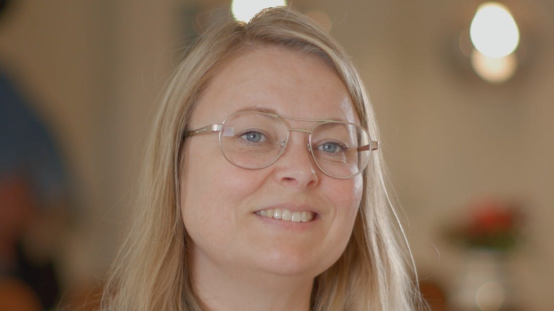 Maria fra tv-serien Fede Forhold kæmper med tårerne og vægten | BILLED ...