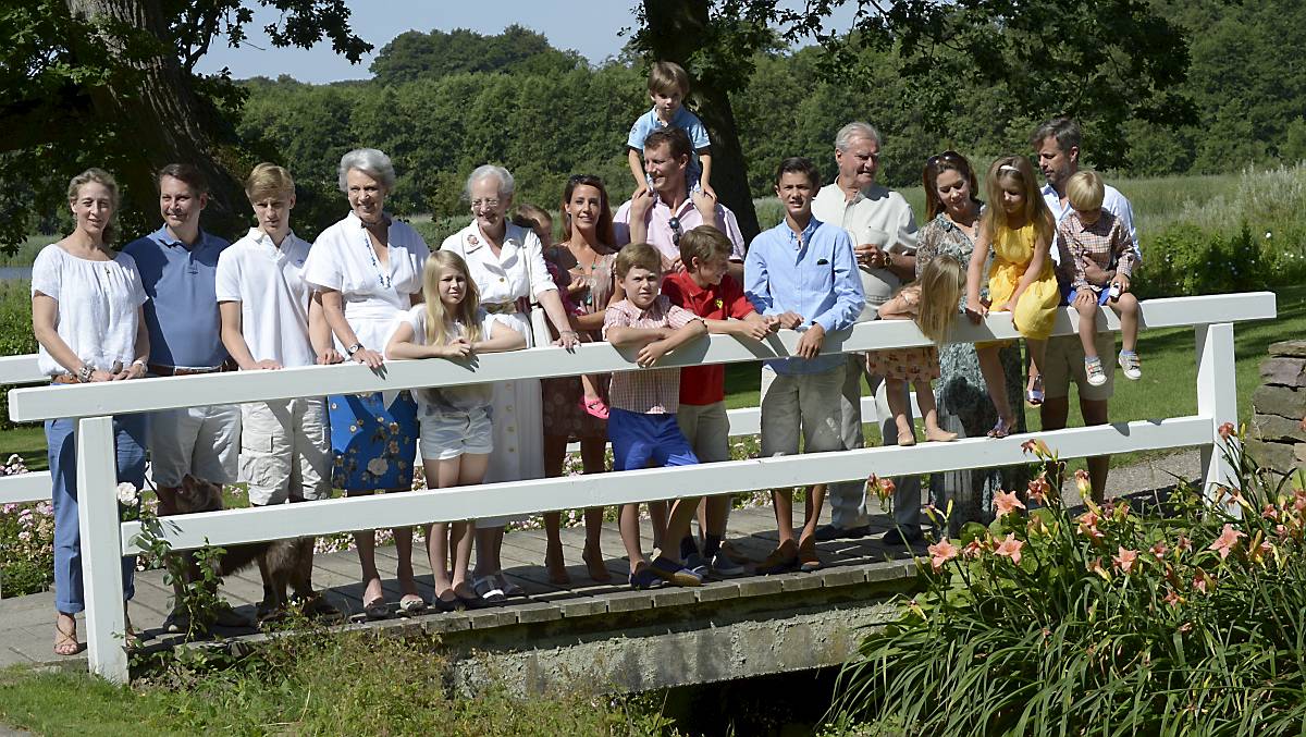 BILLEDER: Kongelig sommer-fotografering på Gråsten Slot | BILLED-BLADET