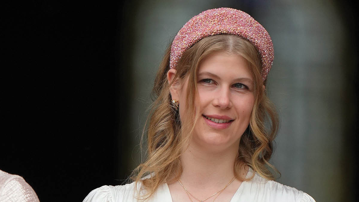 Sådan går lady Louise i sin fætter prins Williams fodspor | BILLED-BLADET