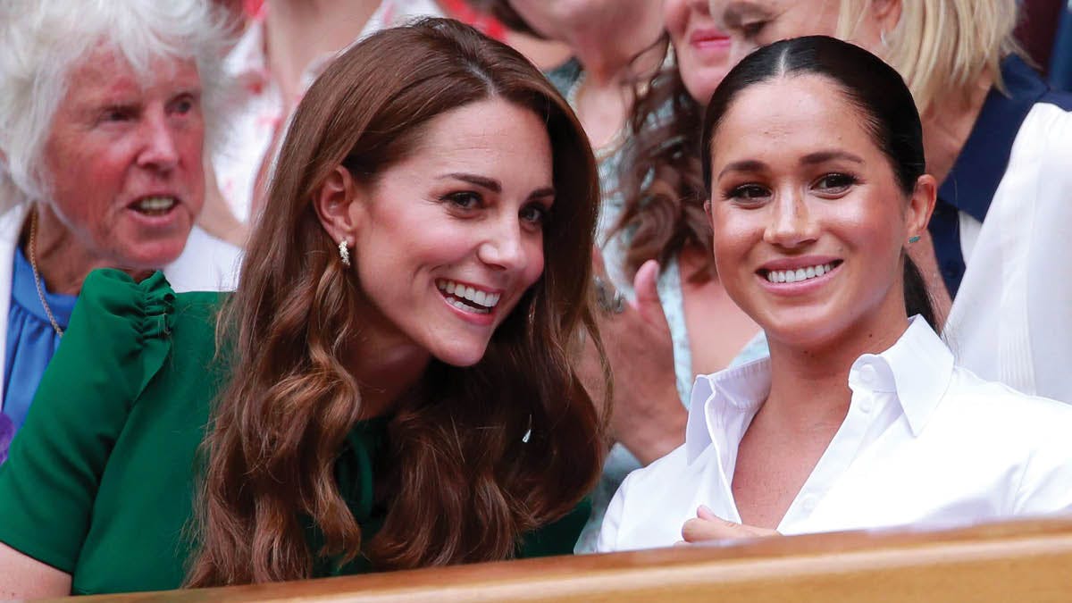 Her får vi hertuginde Meghan og hertuginde Catherine at se på fælles ...