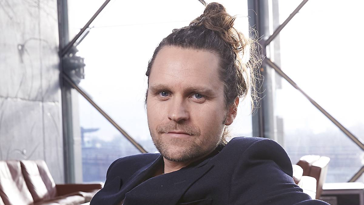 X Factor-vinder stiller op med egen sang i Melodi Grand Prix | BILLED ...