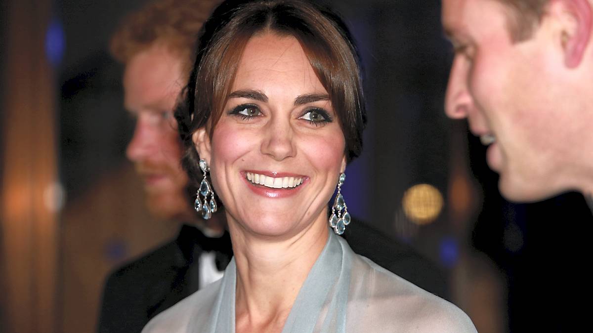 Hertuginde Catherine bar sin mors øreringe | BILLED-BLADET