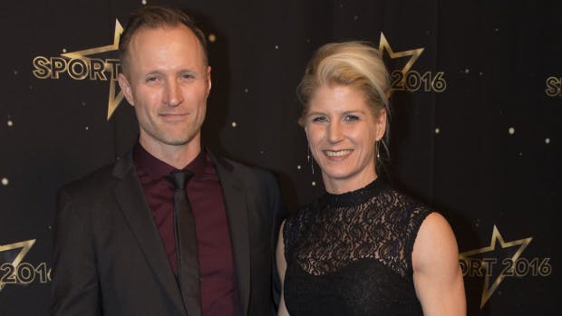 SE BILLEDERNE: De fandt kærligheden i håndboldhallen | BILLED-BLADET