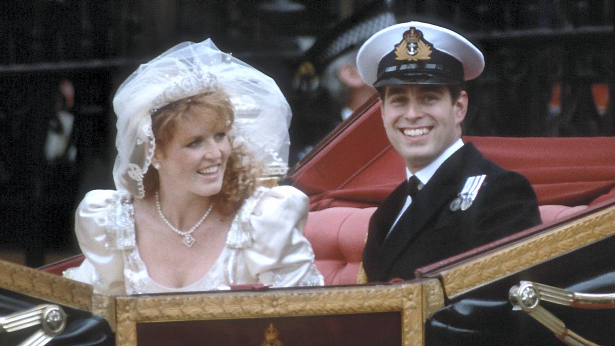33 år siden: Prins Andrew og Sarah Fergusons eventyrlige bryllup ...