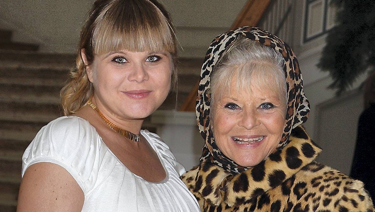 Lone Hertz til bryllupsfest i Libanon med datteren | BILLED-BLADET