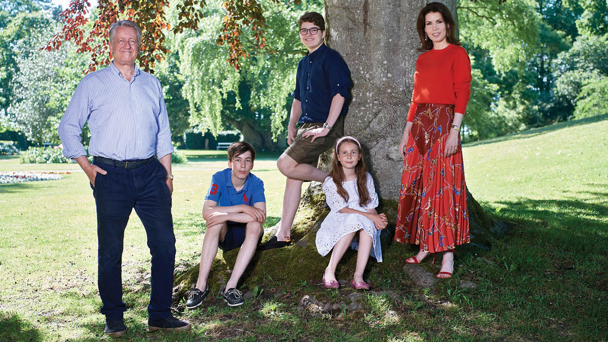 Skønne billeder: Baronfamilien nyder sommeren på Gavnø Slot | BILLED-BLADET